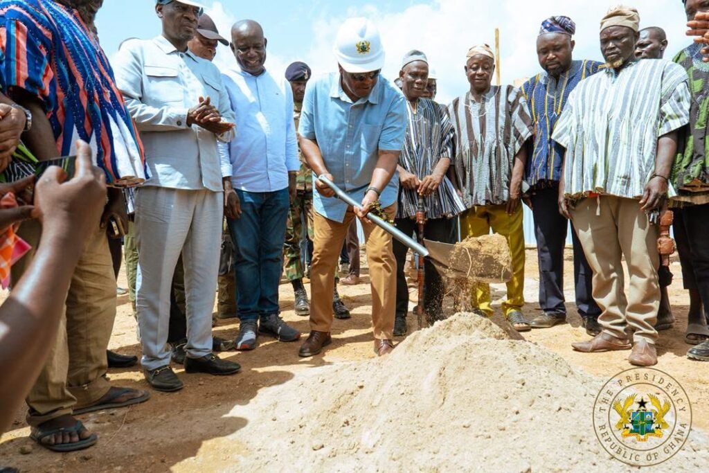 President Mahama cuts sod for the construction of Bole College of ...